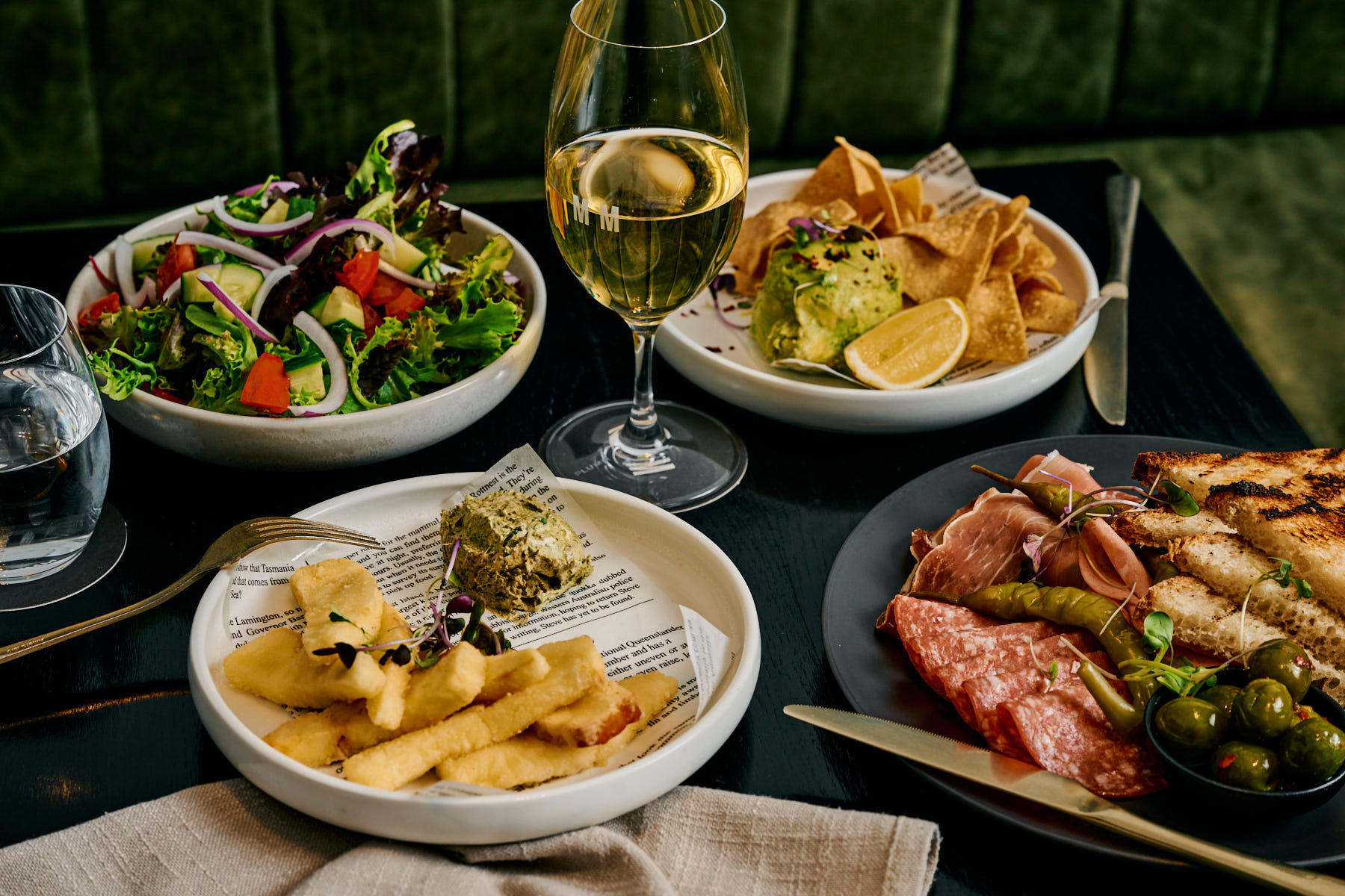 Eat & Drink - The Victoria Hotel Melbourne